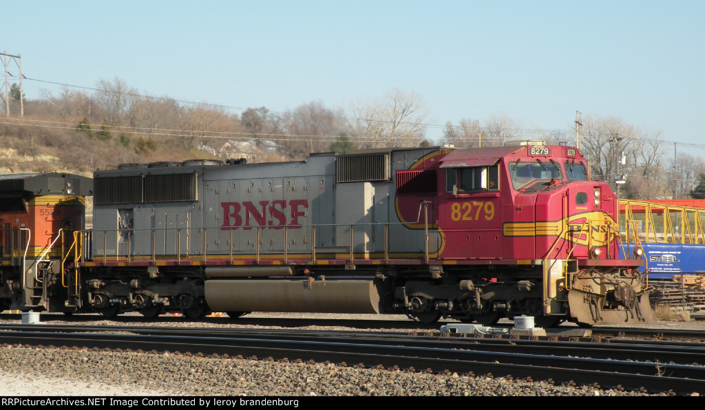 BNSF 8279 at santa fe jct